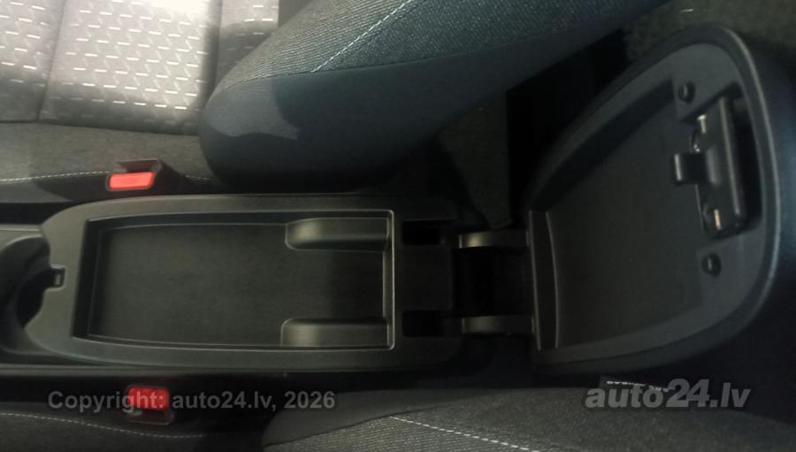 Grey Toyota Yaris Cross 2026 in Narva, with an engine capacity of 1.50 L and mileage of 0 thousand km for 27500 €, photo 27 on AUTOMOTO.COM.LV