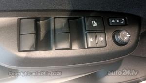 Grey Toyota Yaris Cross 2026 in Narva, with an engine capacity of 1.50 L and mileage of 0 thousand km for 27500 €, photo 28 on AUTOMOTO.COM.LV