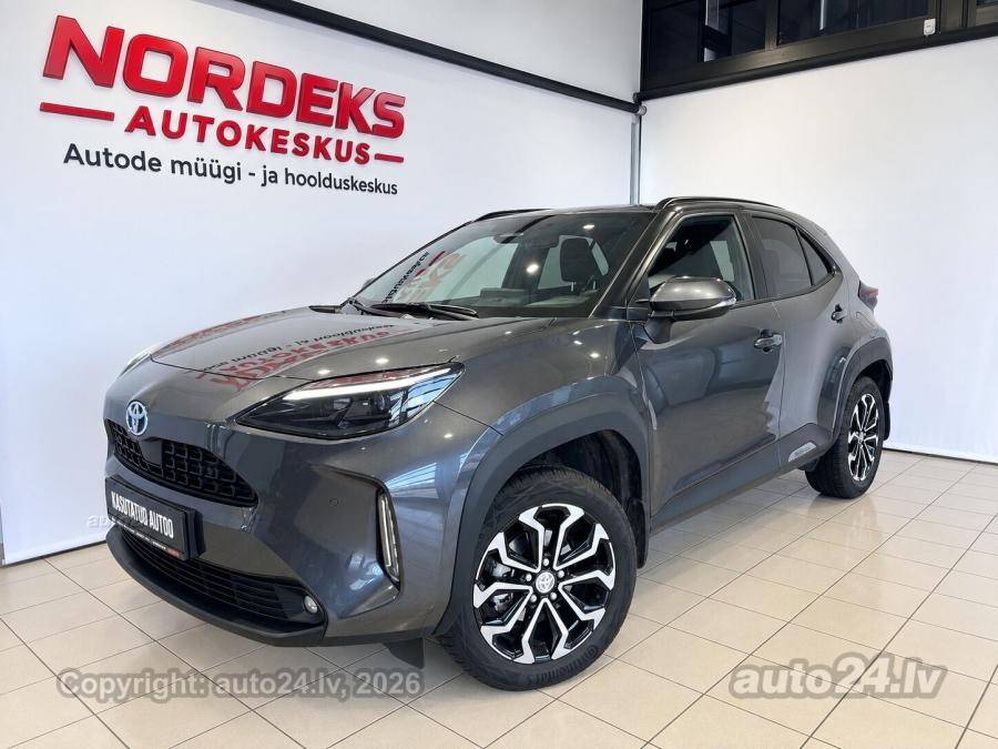 Серый Тойота Yaris Cross 2026 в Таллин, объемом двигателя 1.50 л и пробегом 12 тыс. км за 25990 €, фото 1 на AUTOMOTO.COM.LV