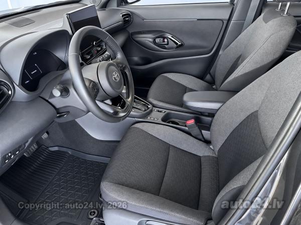 Серый Тойота Yaris Cross 2026 в Таллин, объемом двигателя 1.50 л и пробегом 12 тыс. км за 25990 €, фото 8 на AUTOMOTO.COM.LV