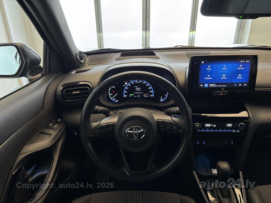 Серый Тойота Yaris Cross 2023 в Таллин, объемом двигателя 1.50 л и пробегом 39 тыс. км за 23900 €, фото 14 на AUTOMOTO.COM.LV