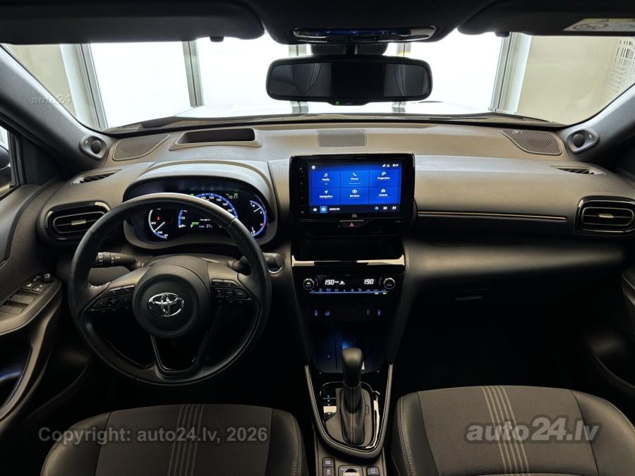 Серый Тойота Yaris Cross 2023 в Таллин, объемом двигателя 1.50 л и пробегом 39 тыс. км за 23900 €, фото 15 на AUTOMOTO.COM.LV