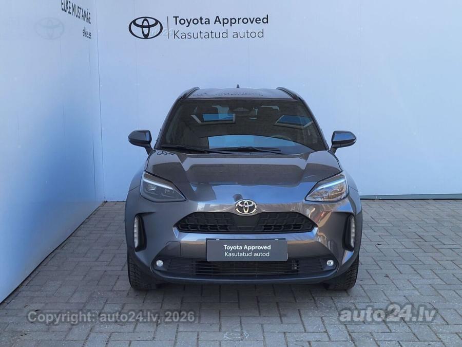 Grey Toyota Yaris Cross 2024 in Tallinn, with an engine capacity of 1.49 L and mileage of 35 thousand km for 23995 €, photo 5 on AUTOMOTO.COM.LV