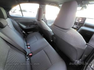 Grey Toyota Yaris Cross 2024 in Tallinn, with an engine capacity of 1.49 L and mileage of 35 thousand km for 23995 €, photo 7 on AUTOMOTO.COM.LV