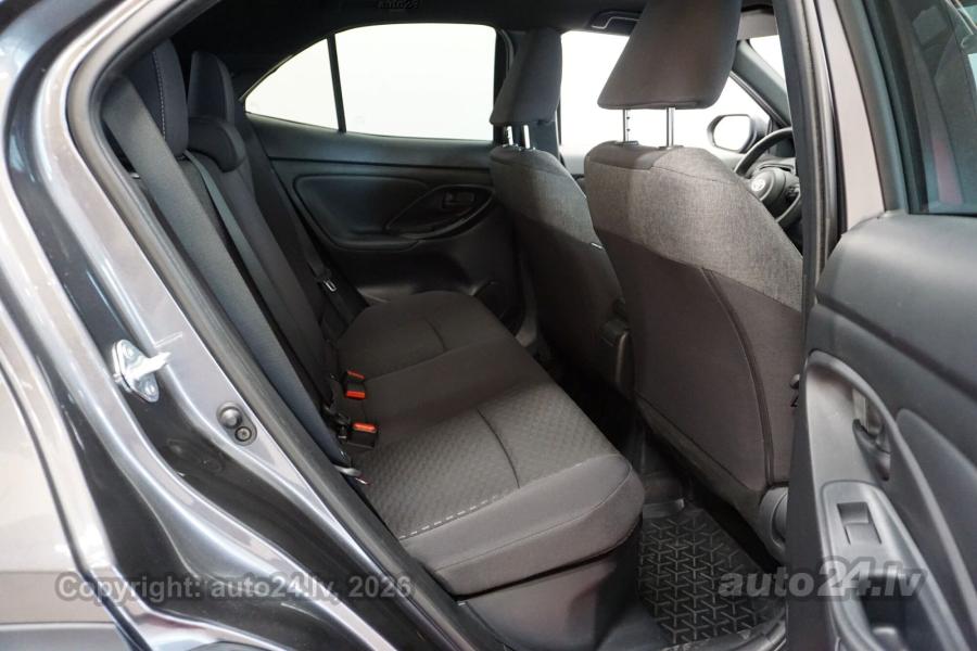 Серый Тойота Yaris Cross 2024 в Тарту, объемом двигателя 1.50 л и пробегом 20 тыс. км за 24490 €, фото 8 на AUTOMOTO.COM.LV