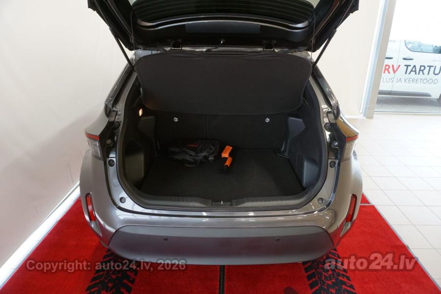 Серый Тойота Yaris Cross 2024 в Тарту, объемом двигателя 1.50 л и пробегом 20 тыс. км за 24490 €, фото 11 на AUTOMOTO.COM.LV