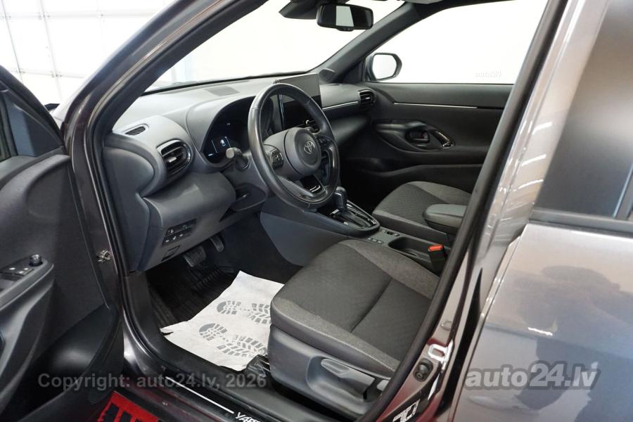 Серый Тойота Yaris Cross 2024 в Тарту, объемом двигателя 1.50 л и пробегом 20 тыс. км за 24490 €, фото 12 на AUTOMOTO.COM.LV