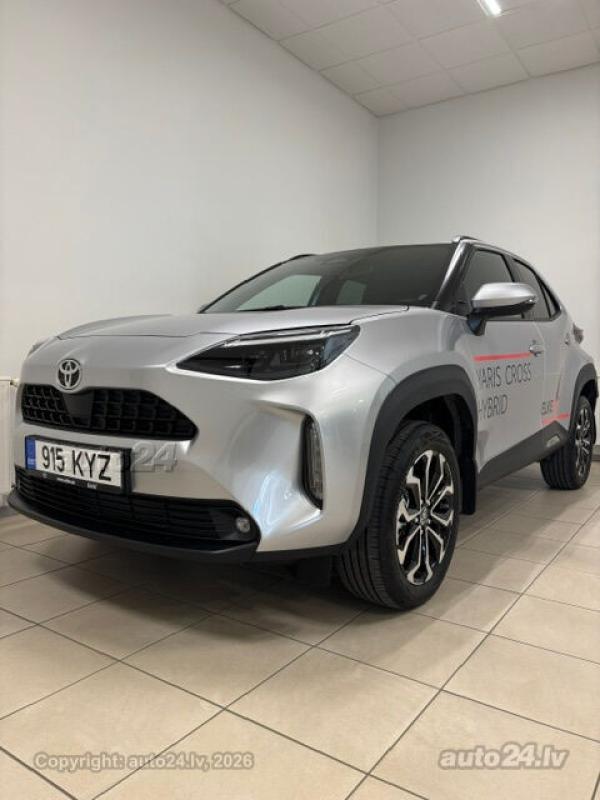 Серый Тойота Yaris Cross 2025 в Курессааре, объемом двигателя 1.50 л и пробегом 600 тыс. км за 25900 €, фото 1 на AUTOMOTO.COM.LV