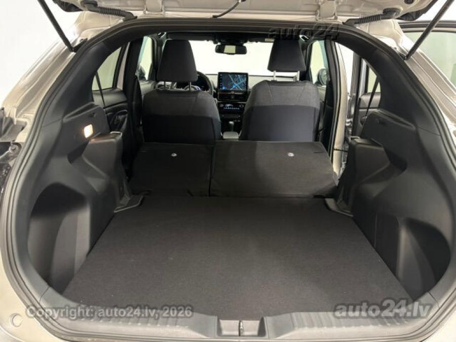 Серый Тойота Yaris Cross 2025 в Курессааре, объемом двигателя 1.50 л и пробегом 600 тыс. км за 25900 €, фото 15 на AUTOMOTO.COM.LV