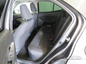 Серый Тойота Yaris Cross 2025 в Таллин, объемом двигателя 1.49 л и пробегом 16 тыс. км за 23990 €, фото 6 на AUTOMOTO.COM.LV