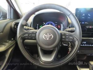 Серый Тойота Yaris Cross 2025 в Таллин, объемом двигателя 1.49 л и пробегом 16 тыс. км за 23990 €, фото 8 на AUTOMOTO.COM.LV