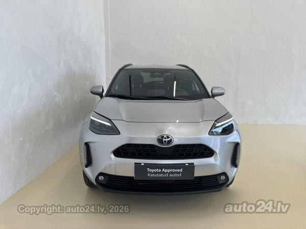 Grey Toyota Yaris Cross 2026 in Rakvere, with an engine capacity of 1.49 L and mileage of 1 thousand km for 28990 €, photo 5 on AUTOMOTO.COM.LV