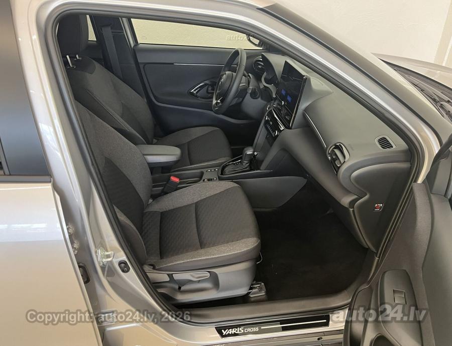 Серый Тойота Yaris Cross 2026 в Раквере, объемом двигателя 1.49 л и пробегом 1 тыс. км за 28990 €, фото 6 на AUTOMOTO.COM.LV