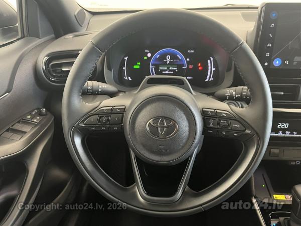 Grey Toyota Yaris Cross 2026 in Rakvere, with an engine capacity of 1.49 L and mileage of 1 thousand km for 28990 €, photo 11 on AUTOMOTO.COM.LV