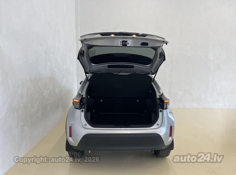 Серый Тойота Yaris Cross 2026 в Раквере, объемом двигателя 1.49 л и пробегом 1 тыс. км за 28990 €, фото 15 на AUTOMOTO.COM.LV