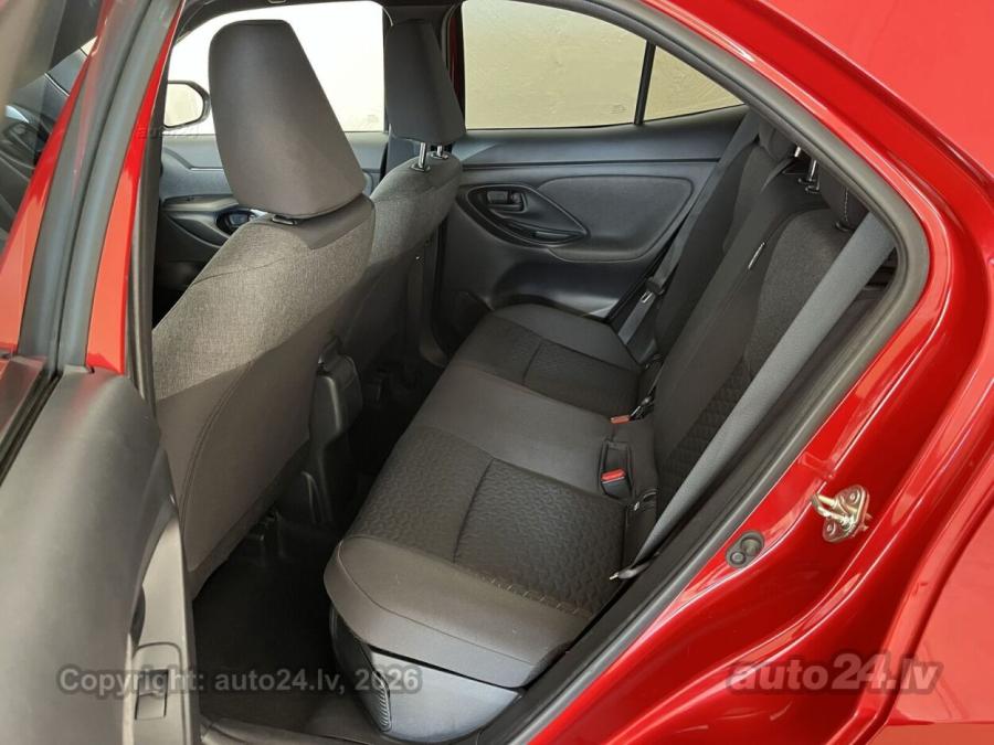 Toyota Yaris Cross 2021 in Rakvere, with an engine capacity of 1.49 L and mileage of 89 thousand km for 20990 €, photo 17 on AUTOMOTO.COM.LV