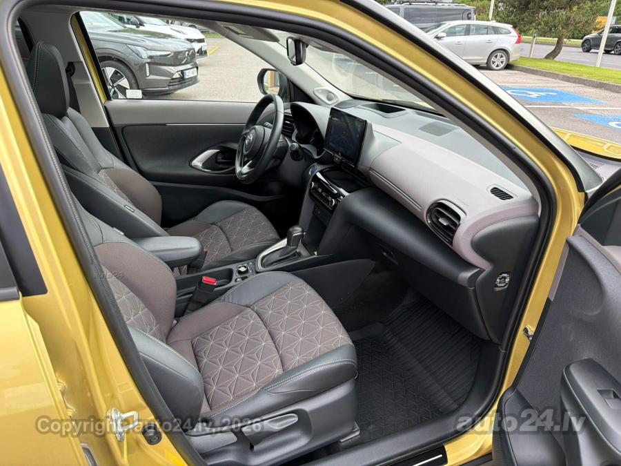 Toyota Yaris Cross 2022 in Parnu, with an engine capacity of 1.50 L and mileage of 56 thousand km for 24900 €, photo 19 on AUTOMOTO.COM.LV