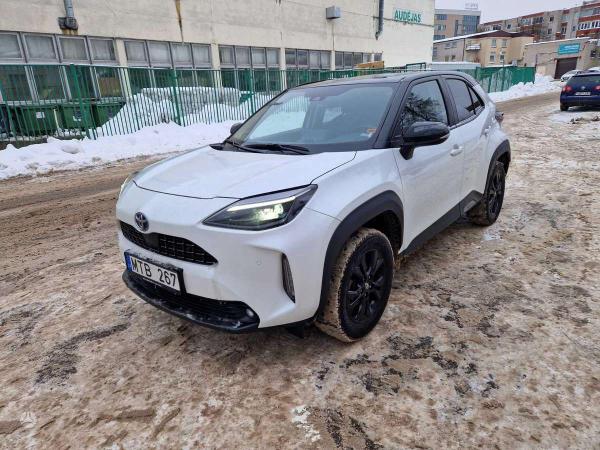Toyota Yaris Cross 2023 Viļņa, ar dzinēja tilpumu 1.49 L un nobraukumu 42 tūkst. km par 24000 €, foto 2 vietnē AUTOMOTO.COM.LV