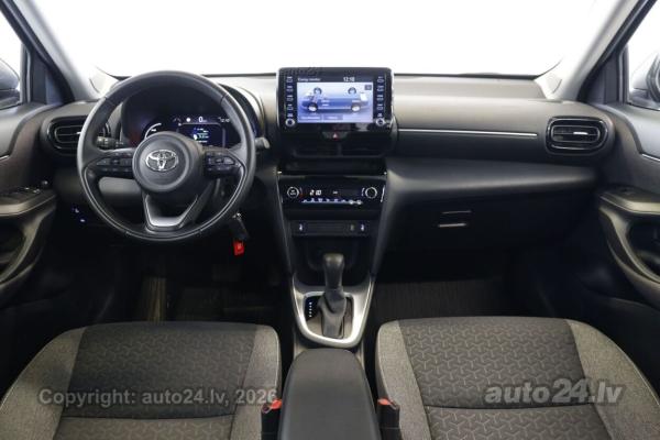 Toyota Yaris Cross 2023 in Tallinn, with an engine capacity of 1.49 L and mileage of 27 thousand km for 21490 €, photo 8 on AUTOMOTO.COM.LV