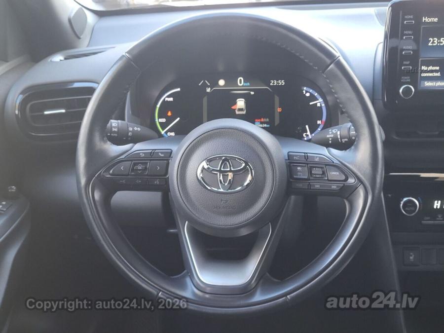 Toyota Yaris Cross 2023 in Tallinn, with an engine capacity of 1.49 L and mileage of 105 thousand km for 19995 €, photo 12 on AUTOMOTO.COM.LV