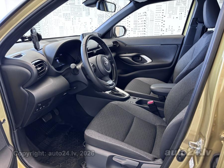 Toyota Yaris Cross 2024 Tallina, ar dzinēja tilpumu 1.50 L un nobraukumu 24 tūkst. km par 24900 €, foto 10 vietnē AUTOMOTO.COM.LV
