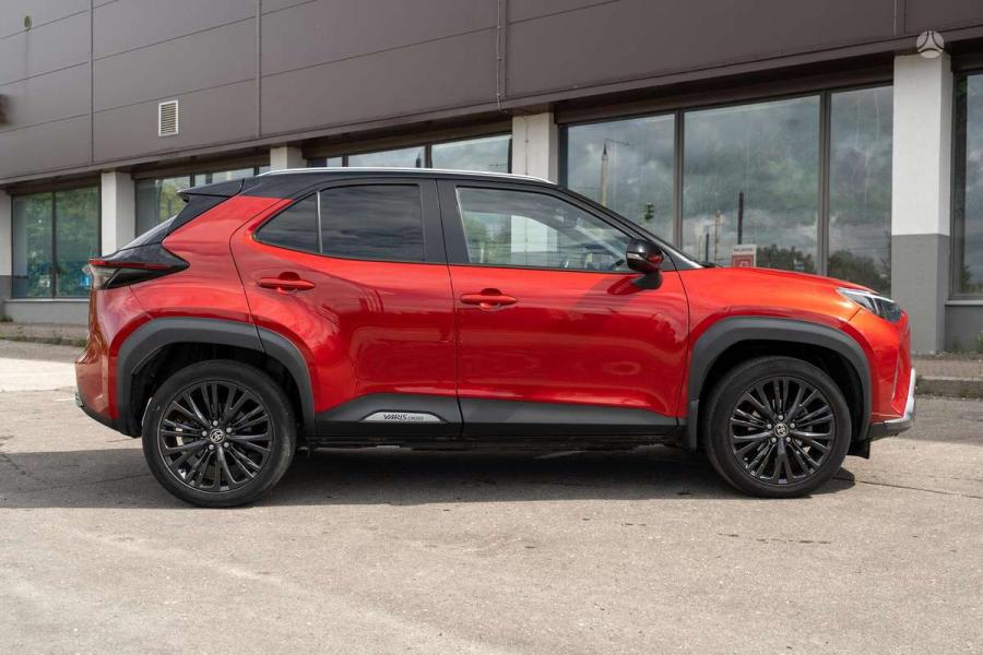 Красный Тойота Yaris Cross 2021 в Вильнюс, объемом двигателя 1.49 л и пробегом 60 тыс. км за 22500 €, фото 7 на AUTOMOTO.COM.LV