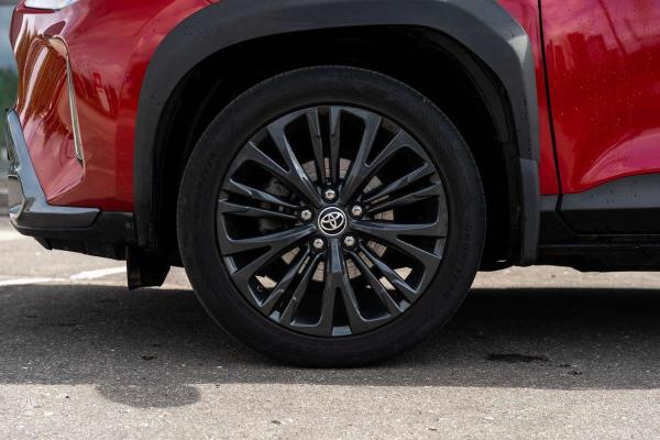 Sarkans Toyota Yaris Cross 2021 Viļņa, ar dzinēja tilpumu 1.49 L un nobraukumu 60 tūkst. km par 22500 €, foto 8 vietnē AUTOMOTO.COM.LV