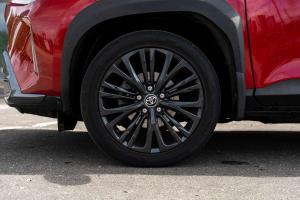 Красный Тойота Yaris Cross 2021 в Вильнюс, объемом двигателя 1.49 л и пробегом 60 тыс. км за 22500 €, фото 9 на AUTOMOTO.COM.LV