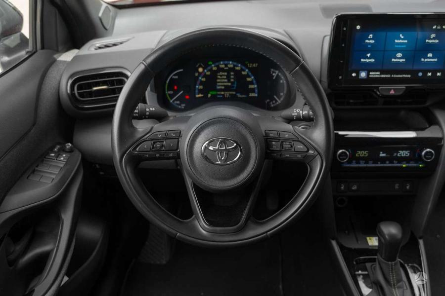Красный Тойота Yaris Cross 2021 в Вильнюс, объемом двигателя 1.49 л и пробегом 60 тыс. км за 22500 €, фото 15 на AUTOMOTO.COM.LV