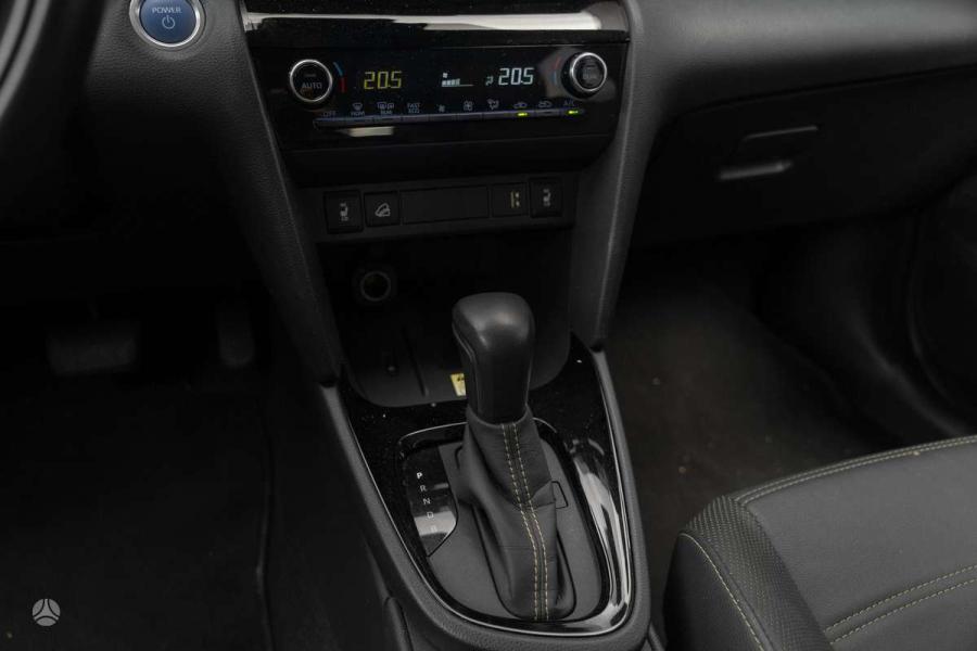 Красный Тойота Yaris Cross 2021 в Вильнюс, объемом двигателя 1.49 л и пробегом 60 тыс. км за 22500 €, фото 22 на AUTOMOTO.COM.LV