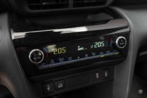 Красный Тойота Yaris Cross 2021 в Вильнюс, объемом двигателя 1.49 л и пробегом 60 тыс. км за 22500 €, фото 25 на AUTOMOTO.COM.LV