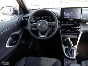 Красный Тойота Yaris Cross 2022 в Каунас, объемом двигателя 1.50 л и пробегом 15 тыс. км за 25695 €, фото 9 на AUTOMOTO.COM.LV