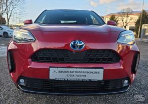Красный Тойота Yaris Cross 2022 в Каунас, объемом двигателя 1.50 л и пробегом 27 тыс. км за 25353 €, фото 2 на AUTOMOTO.COM.LV