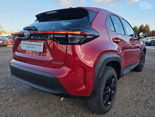 Sarkans Toyota Yaris Cross 2022 Kauņa, ar dzinēja tilpumu 1.50 L un nobraukumu 27 tūkst. km par 25353 €, foto 4 vietnē AUTOMOTO.COM.LV