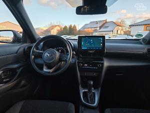 Красный Тойота Yaris Cross 2022 в Каунас, объемом двигателя 1.50 л и пробегом 27 тыс. км за 25353 €, фото 13 на AUTOMOTO.COM.LV