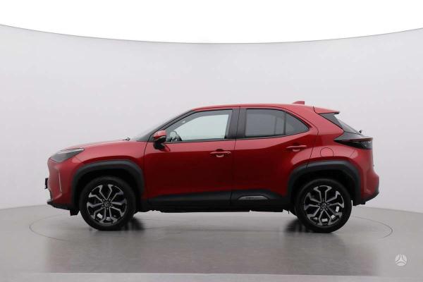 Sarkans Toyota Yaris Cross 2022 Viļņa, ar dzinēja tilpumu 1.49 L un nobraukumu 60 tūkst. km par 23900 €, foto 4 vietnē AUTOMOTO.COM.LV