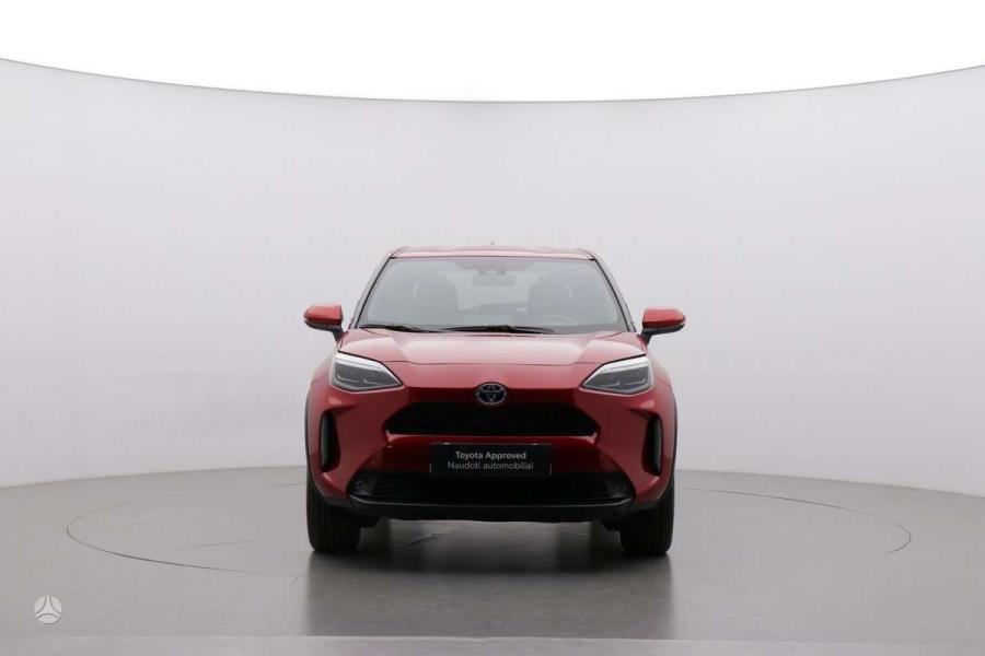 Red Toyota Yaris Cross 2022 in Vilnius, with an engine capacity of 1.49 L and mileage of 60 thousand km for 23900 €, photo 7 on AUTOMOTO.COM.LV