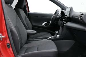 Red Toyota Yaris Cross 2022 in Vilnius, with an engine capacity of 1.49 L and mileage of 60 thousand km for 23900 €, photo 10 on AUTOMOTO.COM.LV
