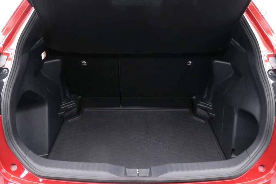 Red Toyota Yaris Cross 2022 in Vilnius, with an engine capacity of 1.49 L and mileage of 60 thousand km for 23900 €, photo 12 on AUTOMOTO.COM.LV