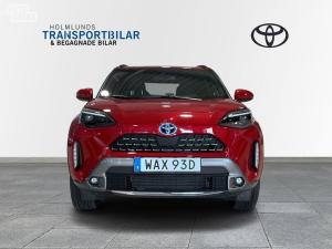 Red Toyota Yaris Cross 2023 in Kaunas, with an engine capacity of 0.00 L and mileage of 14 thousand km for 32829 €, photo 5 on AUTOMOTO.COM.LV