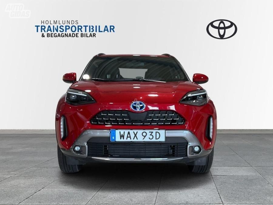 Red Toyota Yaris Cross 2023 in Kaunas, with an engine capacity of 0.00 L and mileage of 14 thousand km for 32829 €, photo 5 on AUTOMOTO.COM.LV