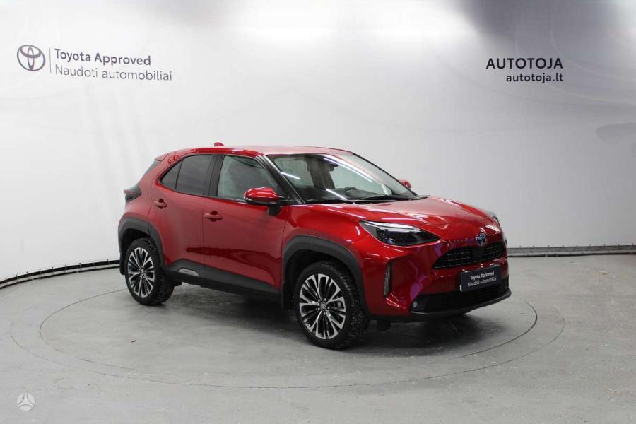 Red Toyota Yaris Cross 2023 in Kaunas, with an engine capacity of 1.49 L and mileage of 35 thousand km for 24500 €, photo 18 on AUTOMOTO.COM.LV
