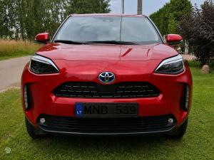 Sarkans Toyota Yaris Cross 2023 Trakai, ar dzinēja tilpumu 1.49 L un nobraukumu 48 tūkst. km par 25000 €, foto  vietnē AUTOMOTO.COM.LV