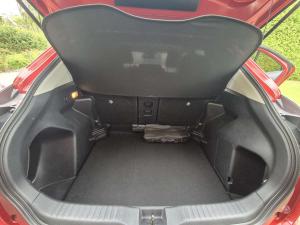 Red Toyota Yaris Cross 2023 in Trakai, with an engine capacity of 1.49 L and mileage of 48 thousand km for 25000 €, photo 8 on AUTOMOTO.COM.LV