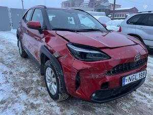 Sarkans Toyota Yaris Cross 2024 Kauņa, ar dzinēja tilpumu 1.49 L un nobraukumu 30 tūkst. km par 12400 €, foto 6 vietnē AUTOMOTO.COM.LV