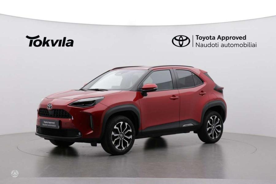 Red Toyota Yaris Cross 2024 in Vilnius, with an engine capacity of 1.49 L and mileage of 38 thousand km for 24900 €, photo 1 on AUTOMOTO.COM.LV