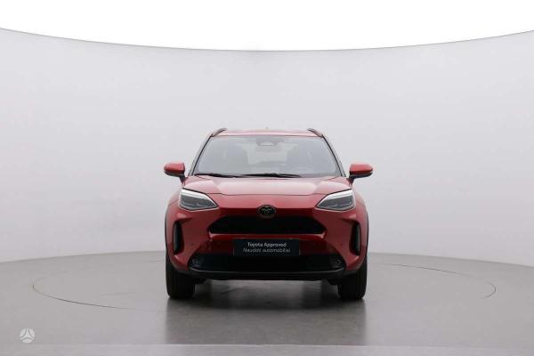 Sarkans Toyota Yaris Cross 2024 Viļņa, ar dzinēja tilpumu 1.49 L un nobraukumu 38 tūkst. km par 24900 €, foto 6 vietnē AUTOMOTO.COM.LV