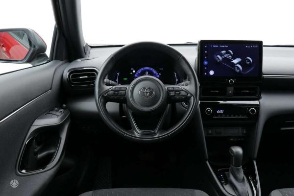 Sarkans Toyota Yaris Cross 2024 Viļņa, ar dzinēja tilpumu 1.49 L un nobraukumu 38 tūkst. km par 24900 €, foto 8 vietnē AUTOMOTO.COM.LV