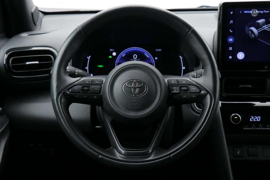 Red Toyota Yaris Cross 2024 in Vilnius, with an engine capacity of 1.49 L and mileage of 38 thousand km for 24900 €, photo 14 on AUTOMOTO.COM.LV