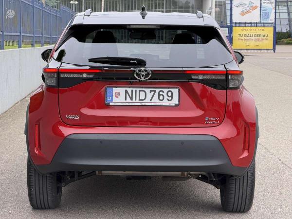 Красный Тойота Yaris Cross 2025 в Вильнюс, объемом двигателя 1.49 л и пробегом 7 тыс. км за 30500 €, фото 5 на AUTOMOTO.COM.LV